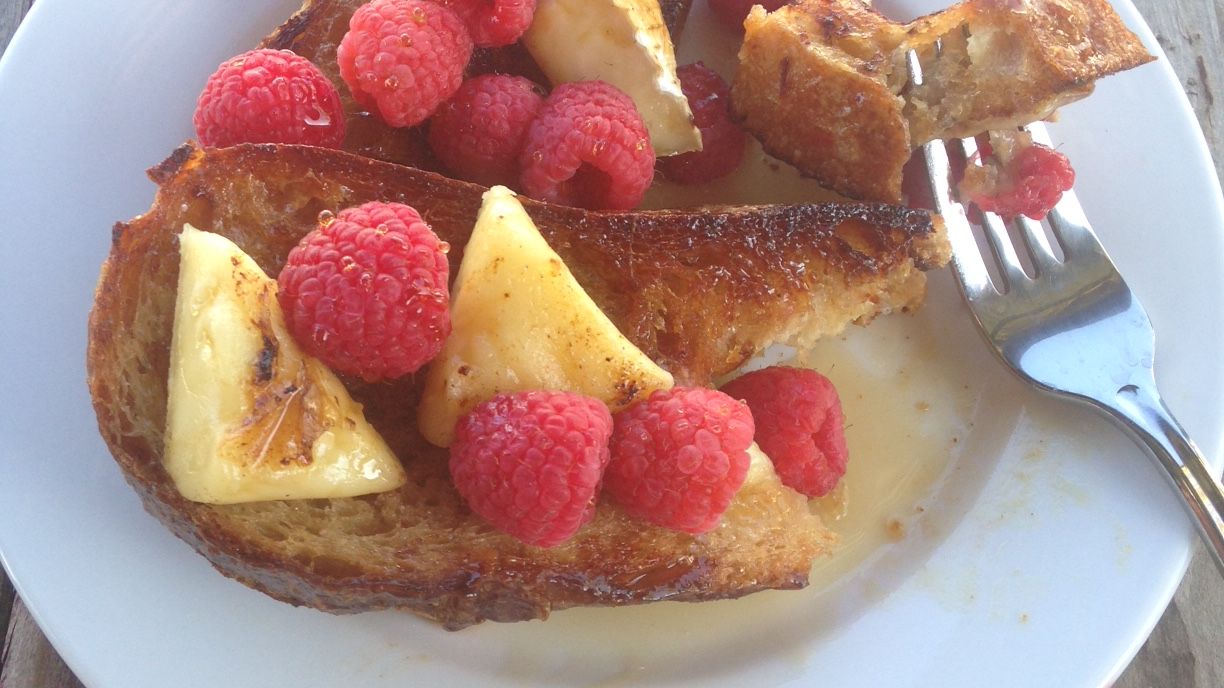 Grilled Brie French Toast - Studio 5