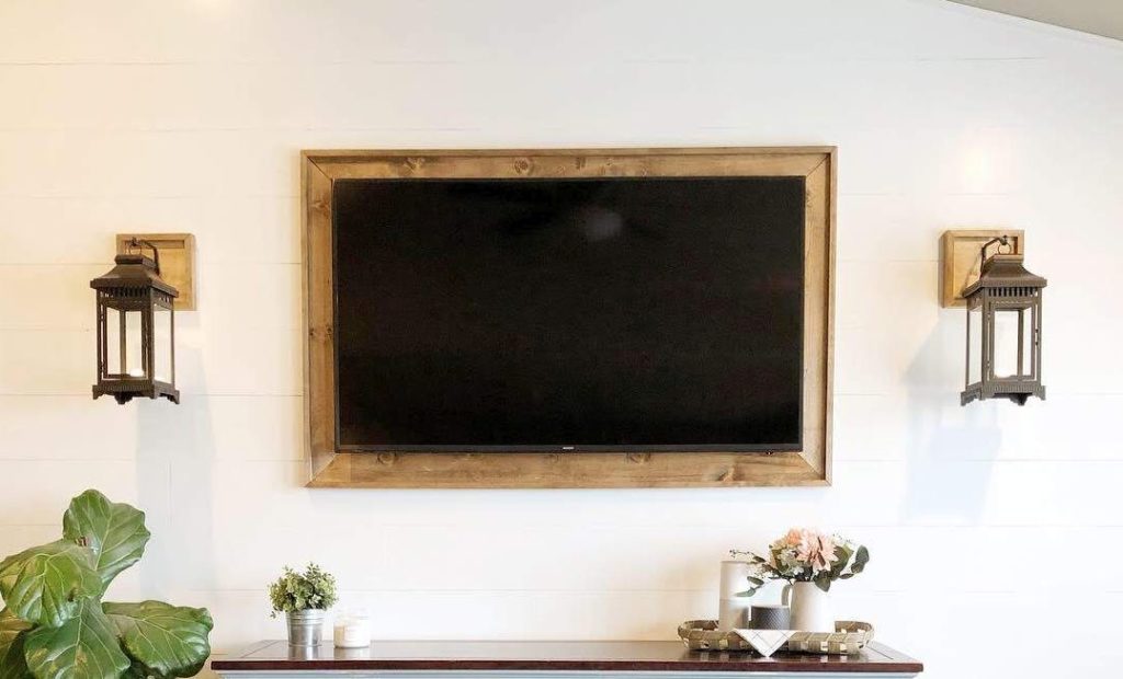 Frame your TV! A creative way to tech-orate your living room… - Studio 5