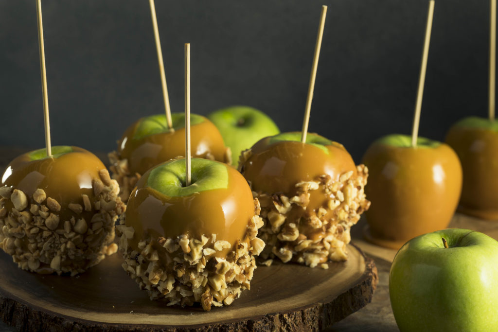 Make perfect caramel apples! Here are some kitchen secrets from an expert
