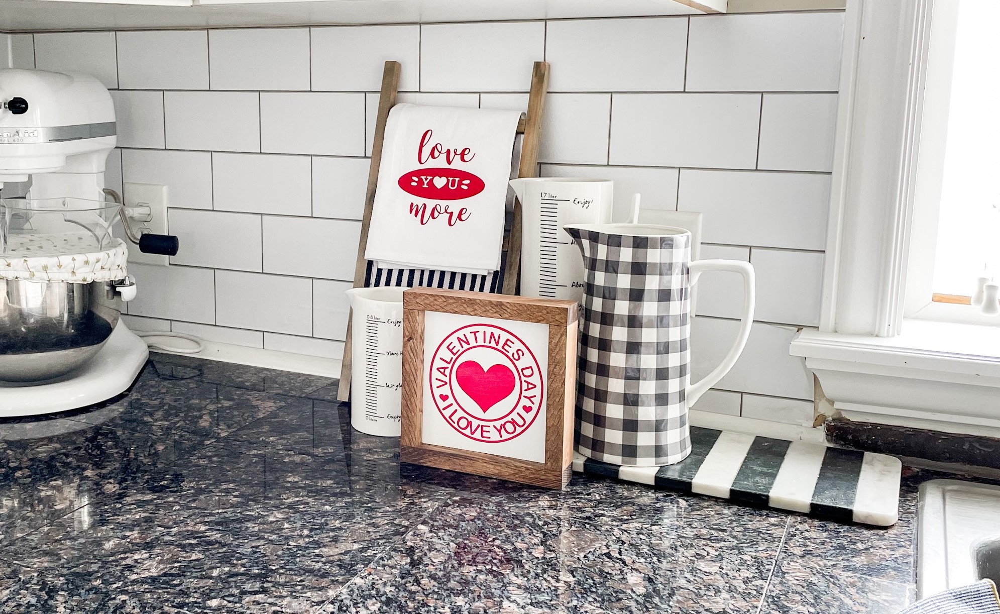 Build a strong decorating foundation! Here are seamless ways to ...