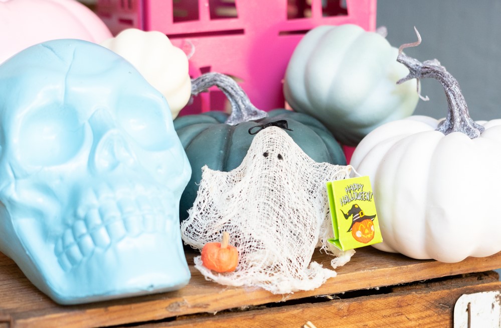 We're bringing back the cheesecloth ghost! Here's how to make it new ...