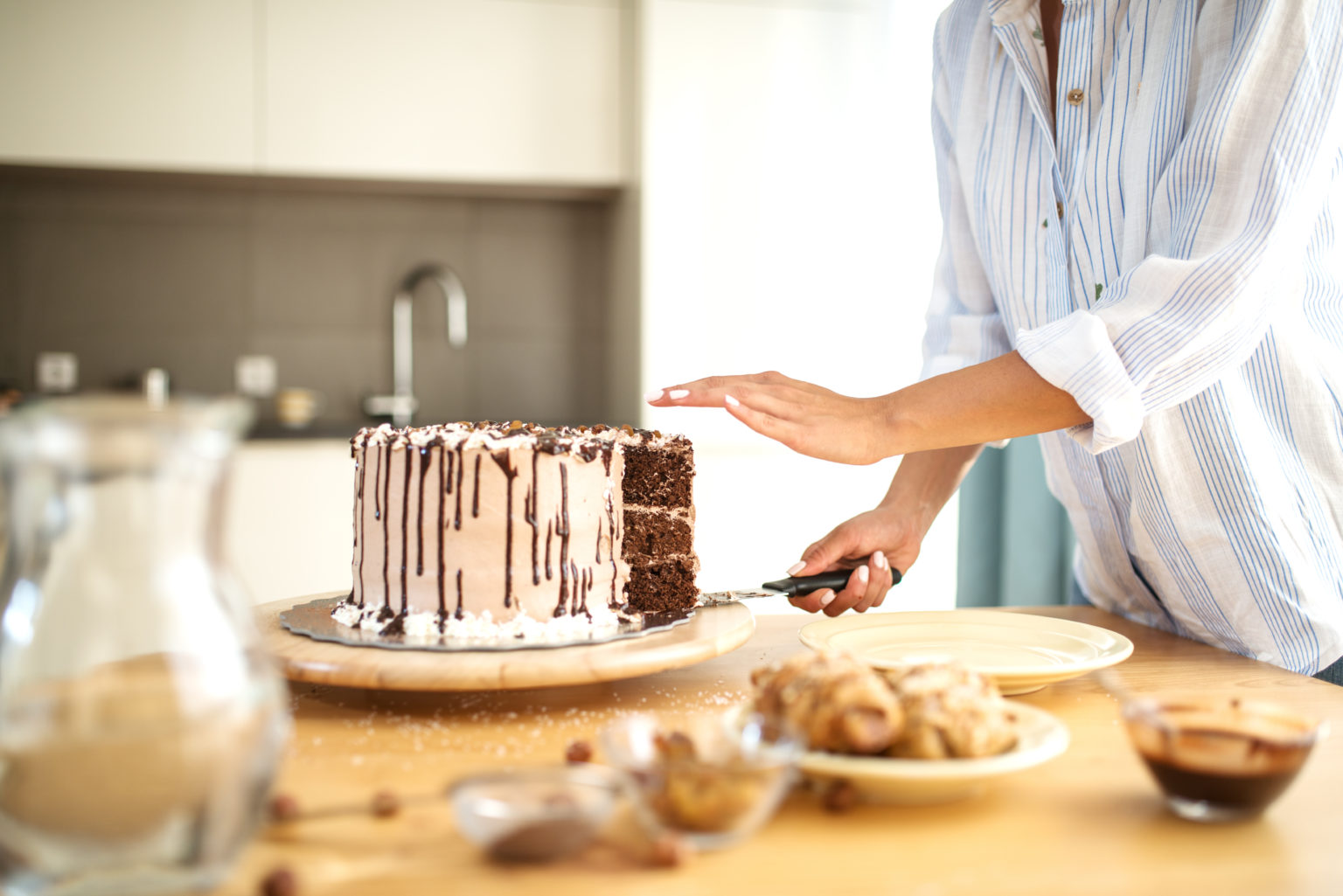 How to Cut a Layer Cake: 3 ways that aren't a triangle wedge