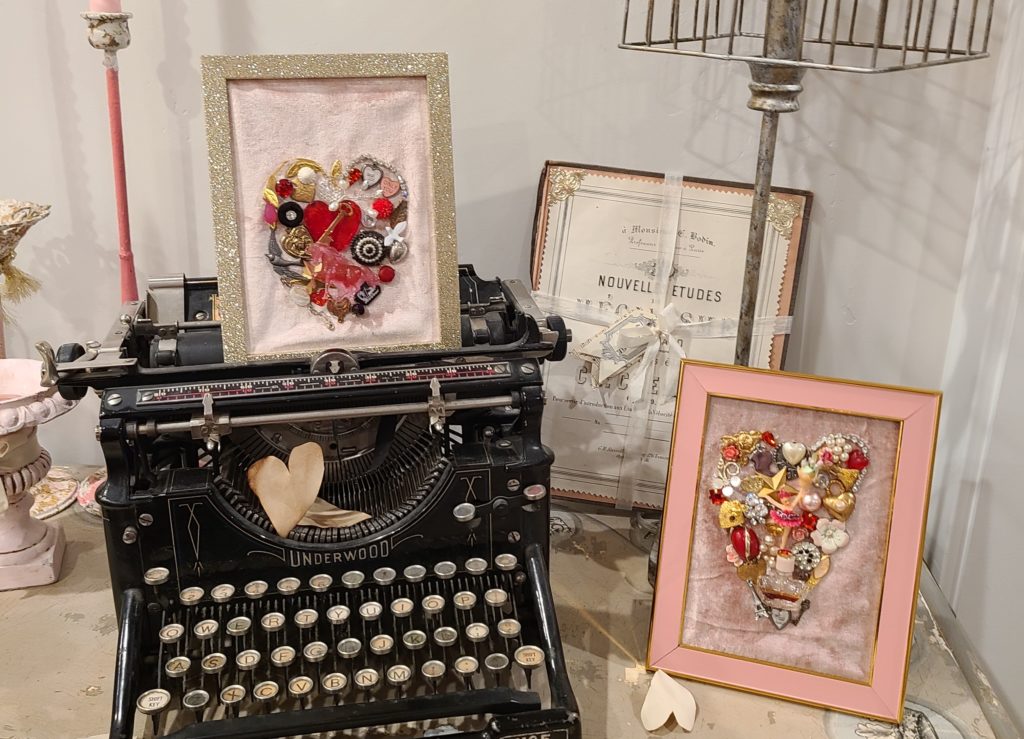Don't throw your old trinkets away! 2 ways to create vintage art with ...