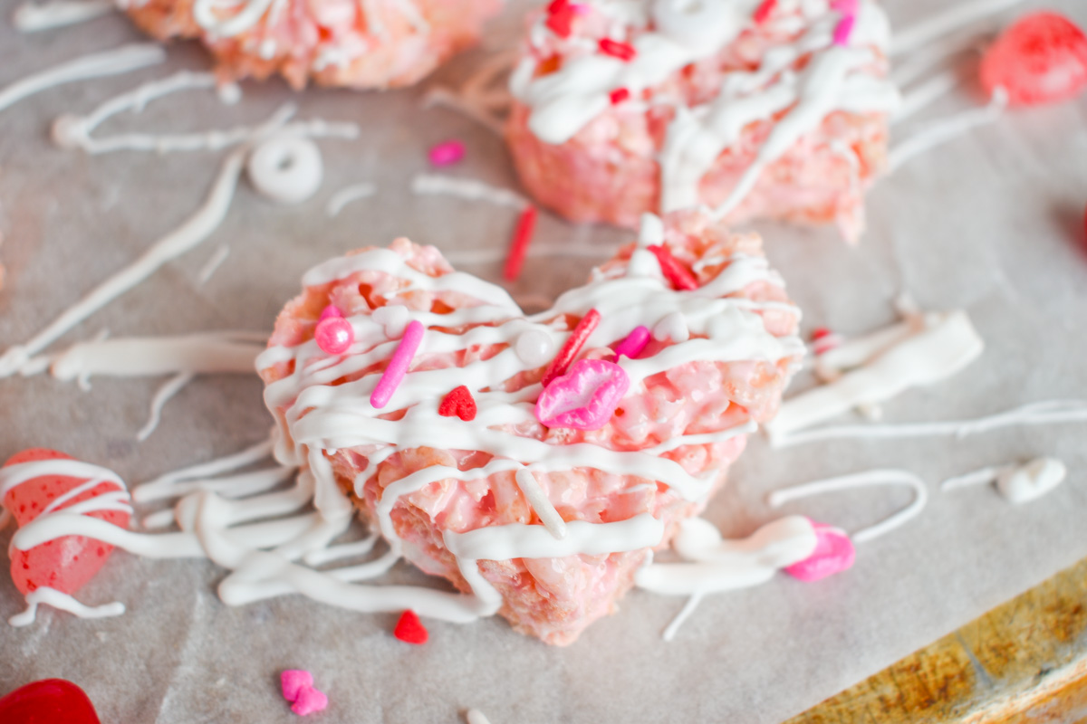 Marshmallow creme makes pink cereal treats extra special! Here's how to ...