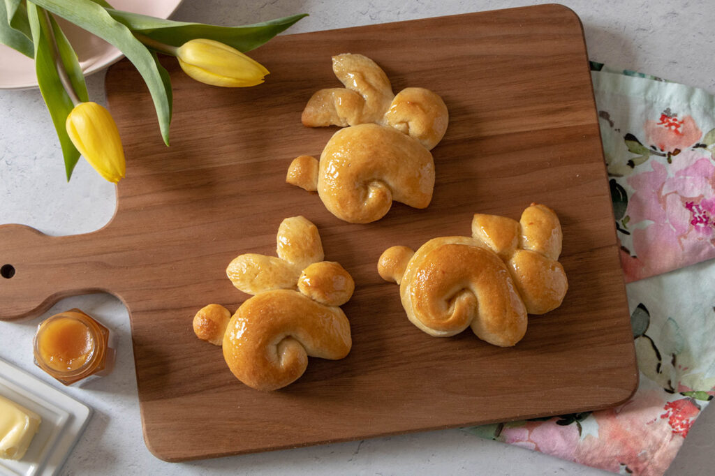 Fresh-Baked Bunny Rolls For Easter Dinner - Studio 5
