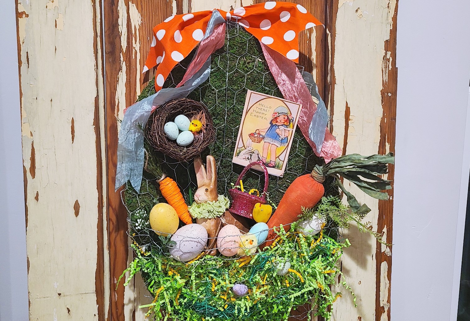 Easter Basket Door Decor: Use up your holiday scraps for this creative ...
