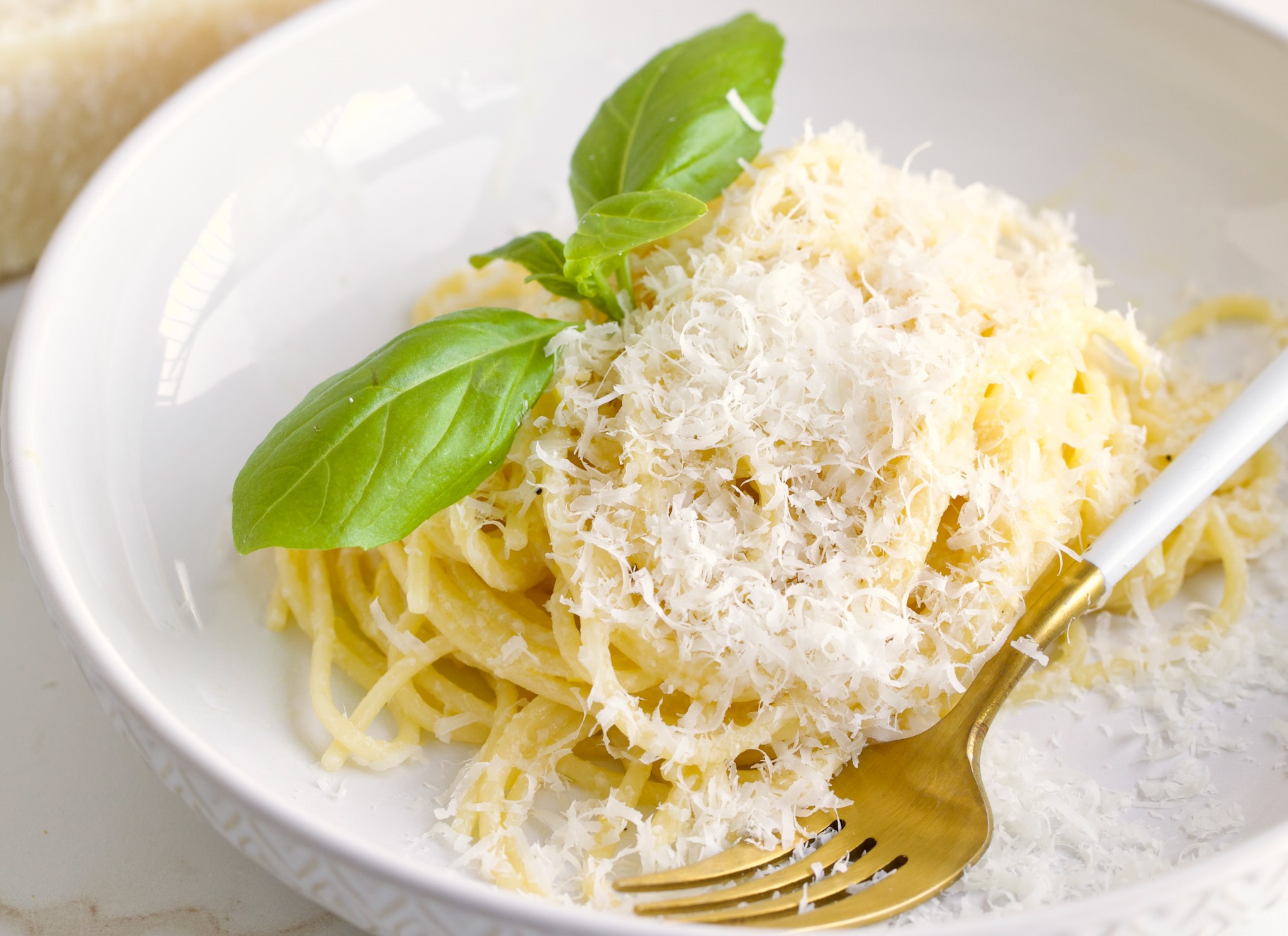 This Lemon Butter Pasta is the Fresh Burst of Spring Your Dinner Table ...