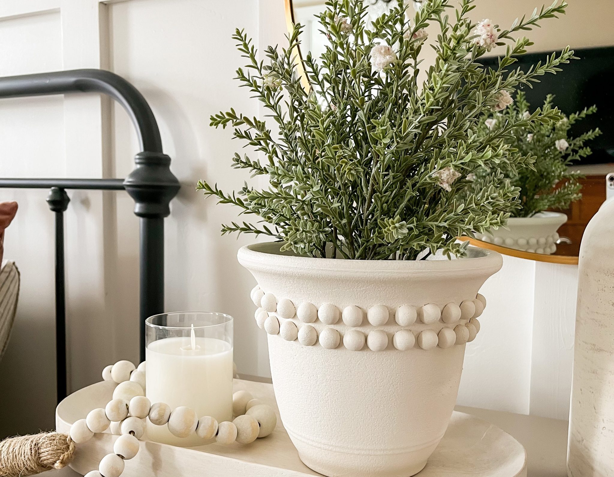 Make a high-end looking vase with a dollar store container! Here's the ...