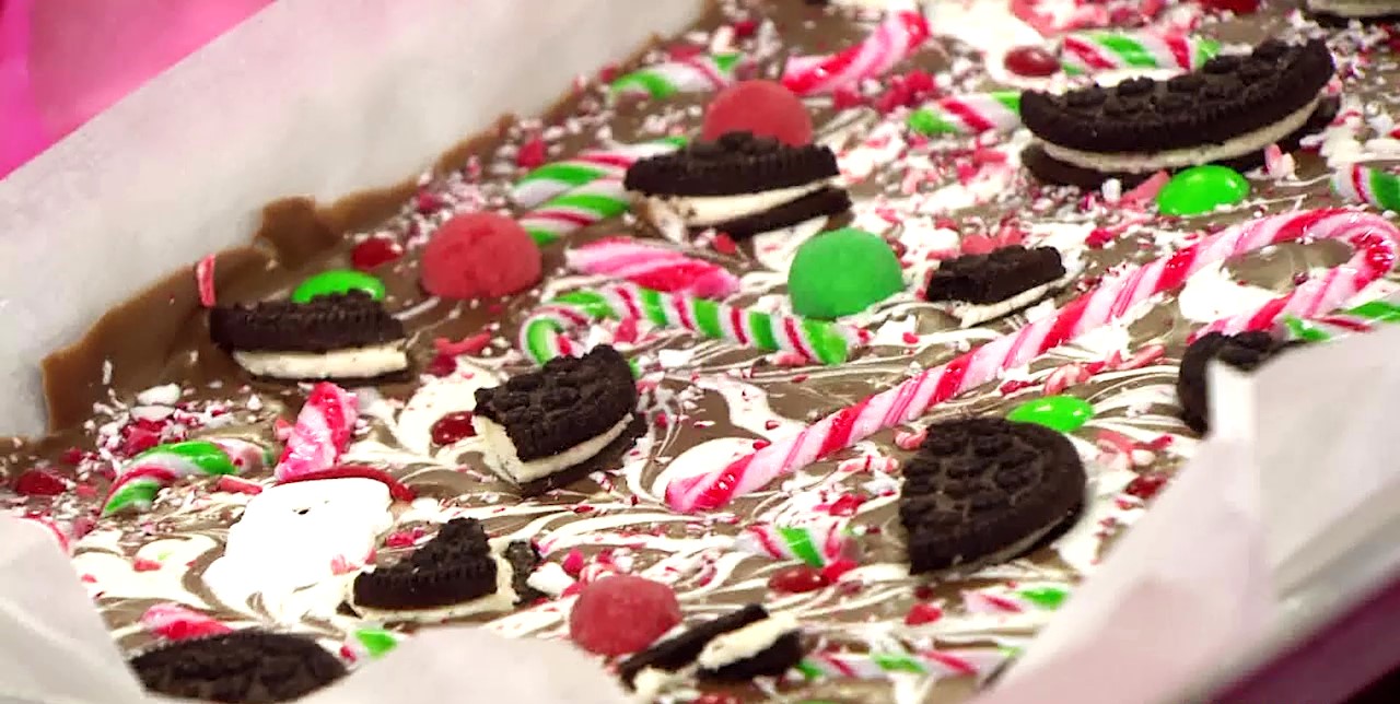 Make This Christmas Explosion Chocolate Bark for Neighbors... or for ...