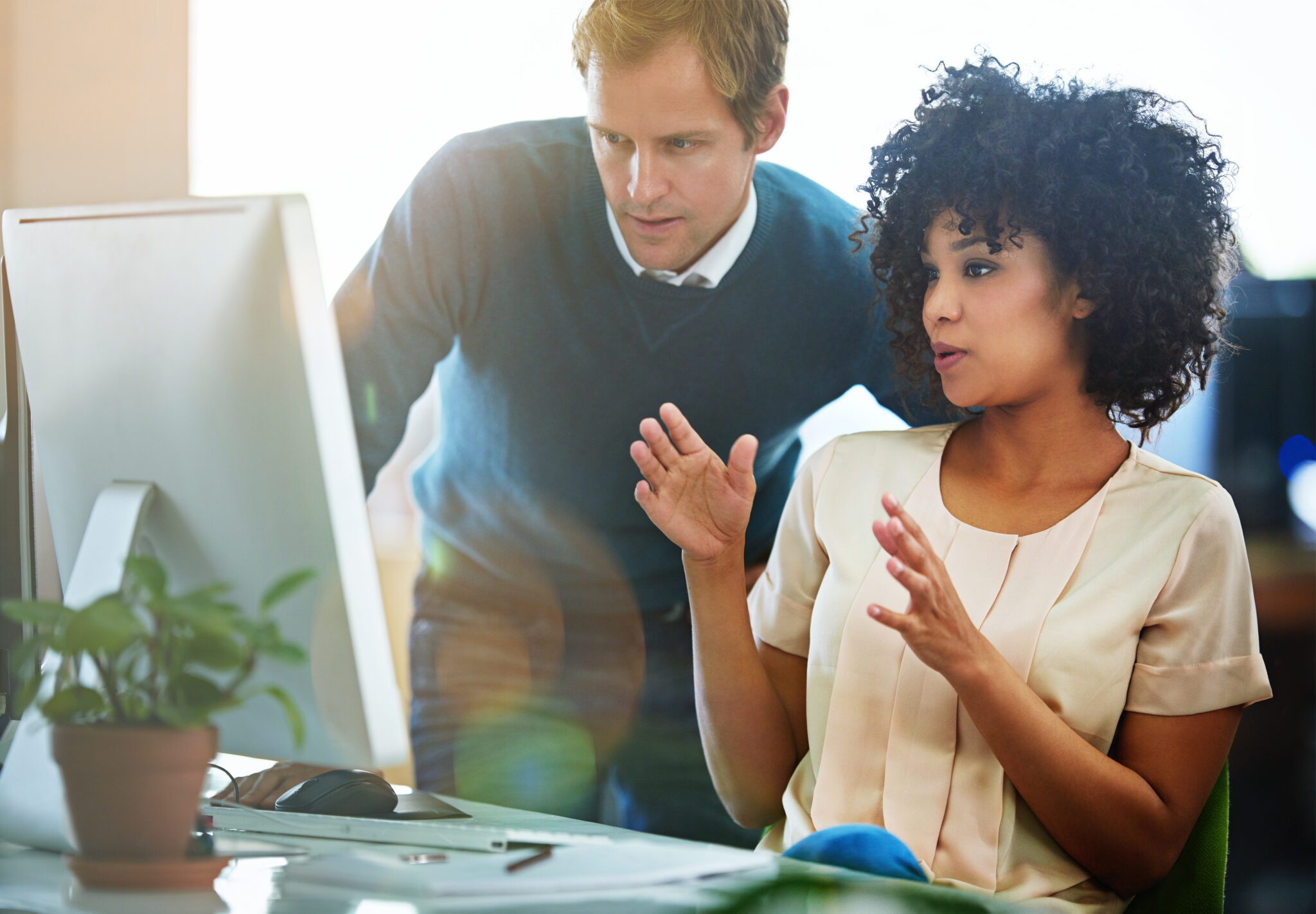 Replace negative thoughts with positive ones! How to tap into the magic of optimism - Studio 5