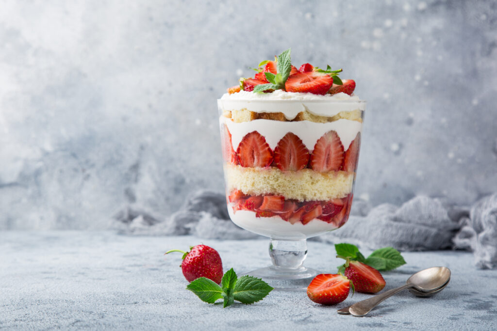 Don't throw away leftover cake! Here's how to turn it into a pretty ...