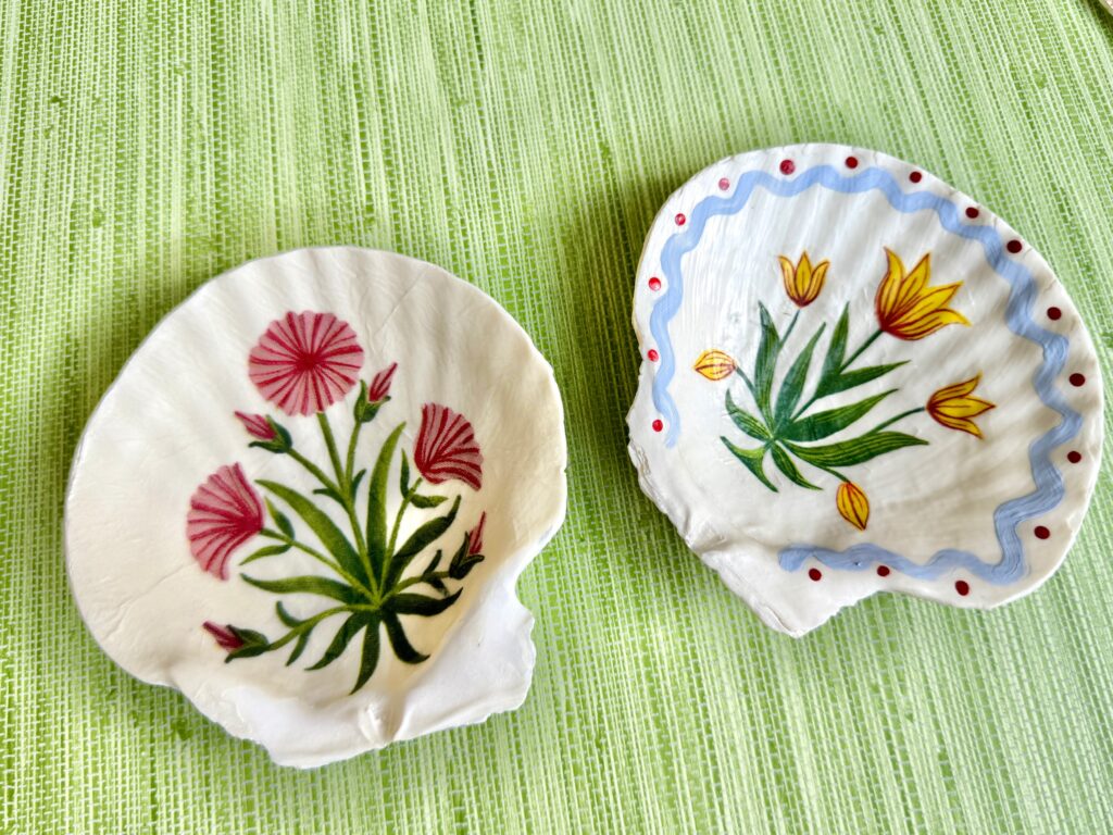 Transform sea shells with decoupage designs! Here's the easy tutorial