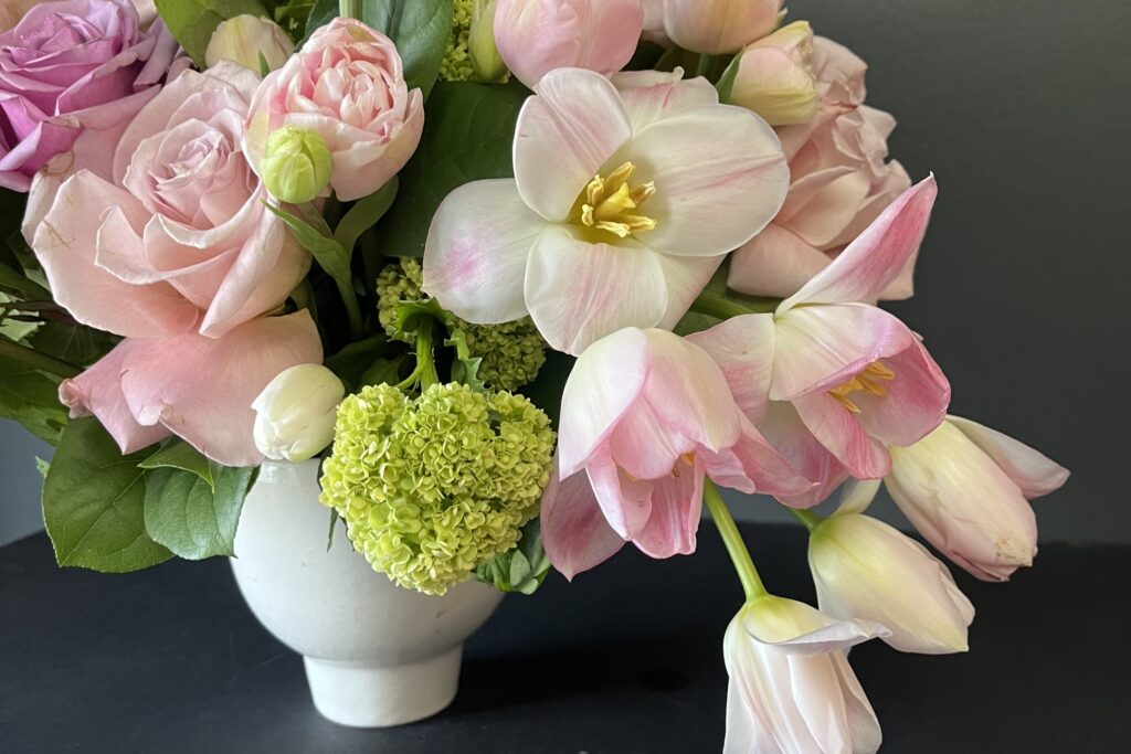Add drama and movement to floral arrangements! 4 'drippy' flowers that ...